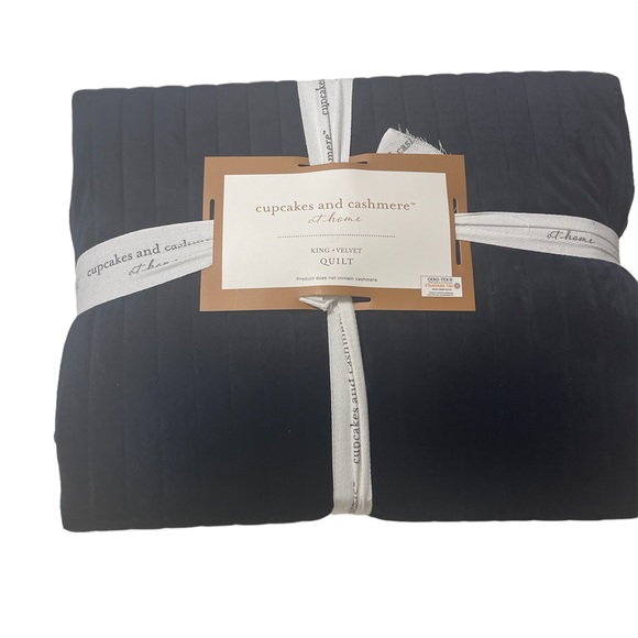cupcakes & cashmere | Bedding | Cupcake Cashmere Velvet Quilt | Poshmark